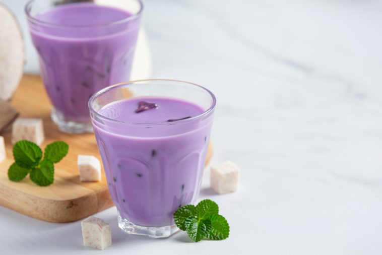 Cara Membuat Taro Latte ala Kafe, Creamy dan Manisnya Pas - Haluan ...