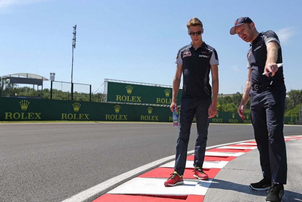 F1 Kerb Camera, Inovasi Mini yang Dikagumi Penggemar Formula 1 - Haluan ...